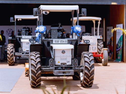 Pilot modern farming with e-tractors: Volkswagen Group Africa announces ...
